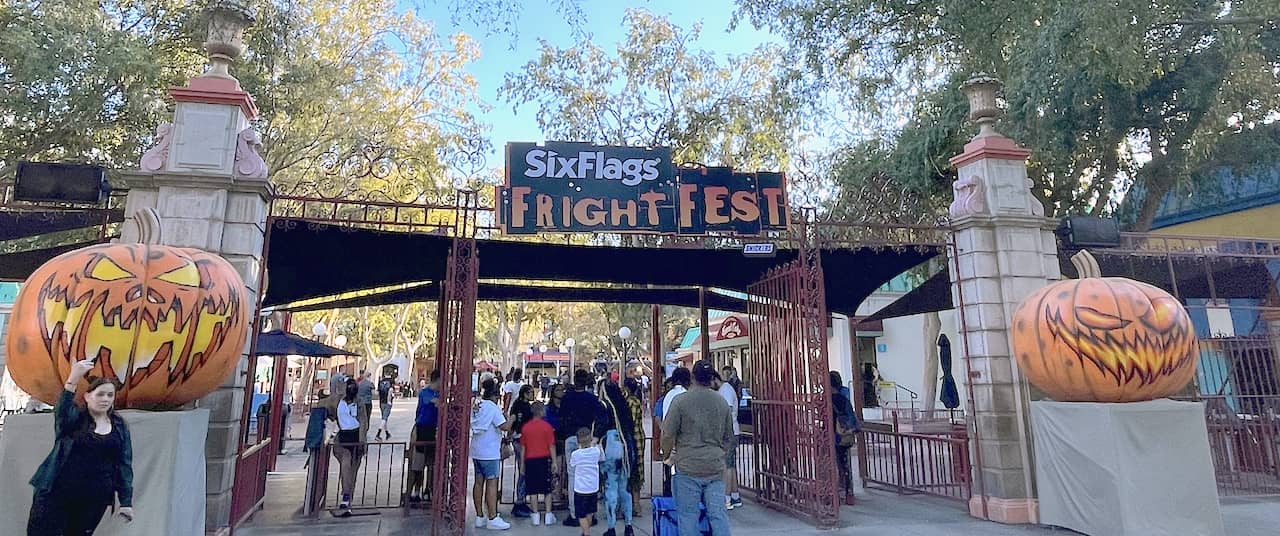 Fresh Energy At Six Flags Fright Fest | Theme-Park.org