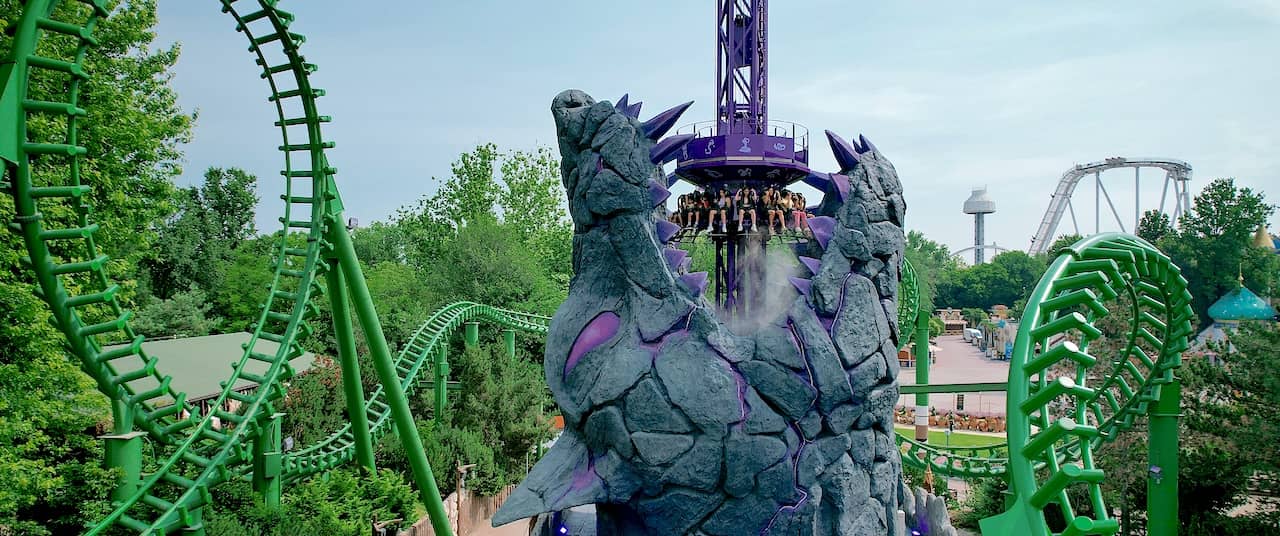 Who's Afraid Of This New Big Stone Wolf Ride? | Theme-Park.org