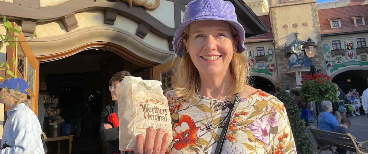 EPCOT's Caramel Corn Is Coming To Disneyland | Theme-Park.org